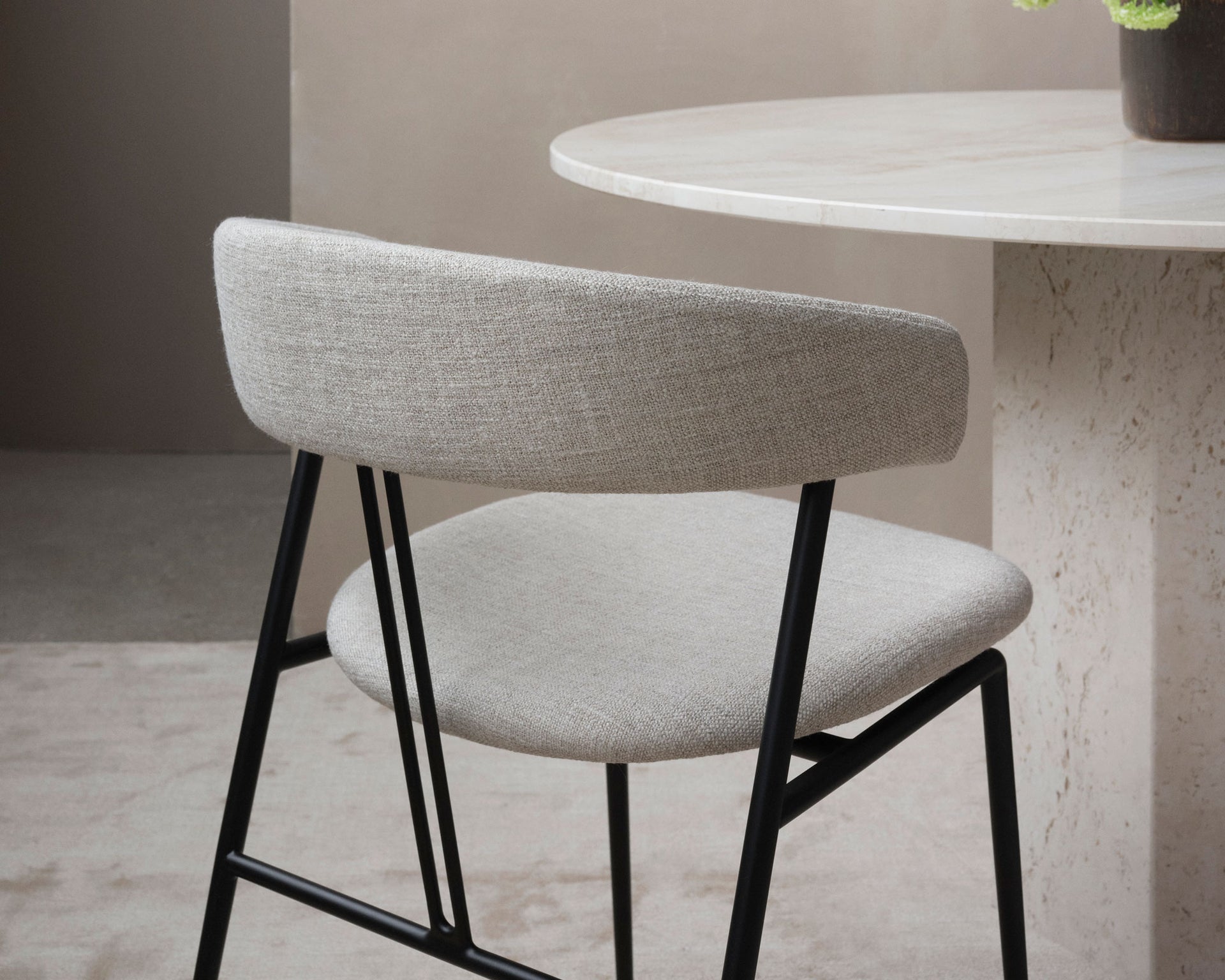 Gubi Violin Dining Chair - Fully Upholstered by GamFratesi | DSHOP